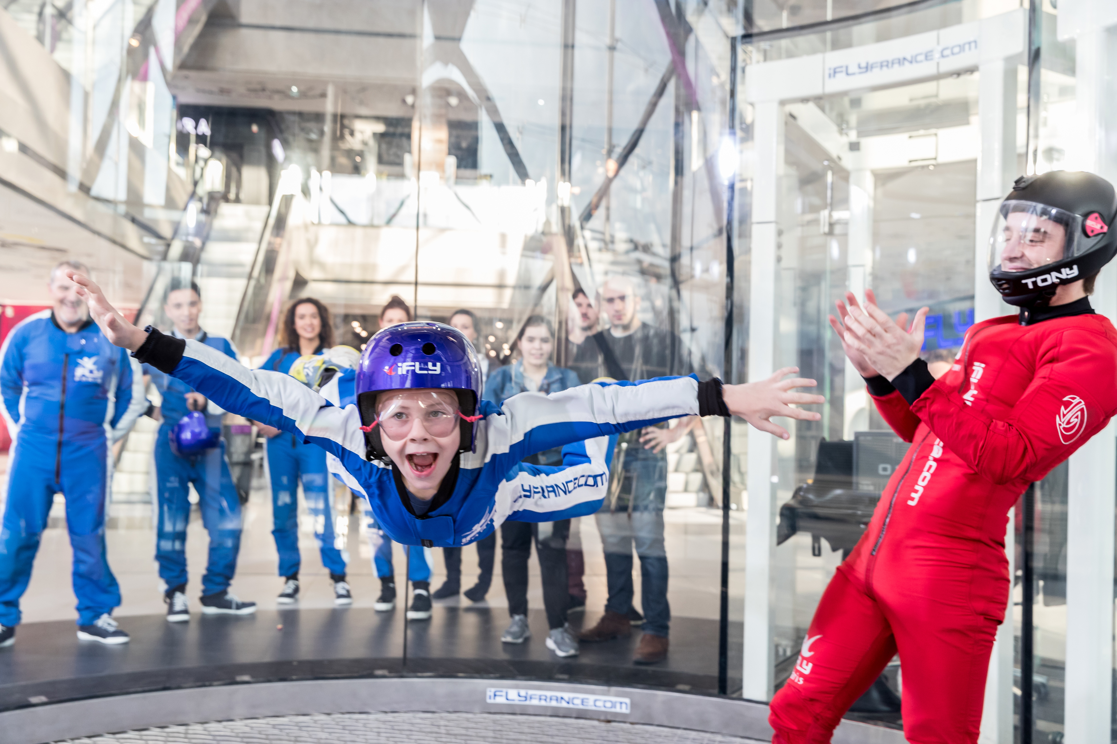 Indoor skydiving in 60 seconds